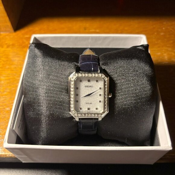 Seiko | Jewelry | New In The Box Womens Seiko Solar Watch With Glitter ...